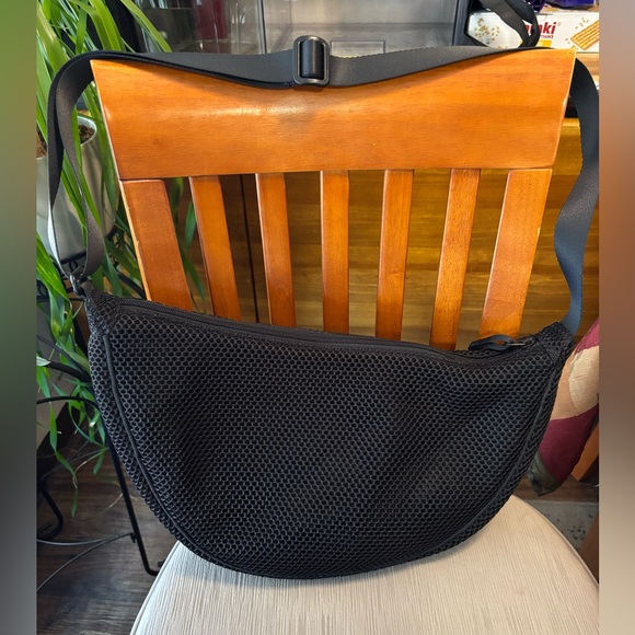 Uniqlo | Bags | Uniqlo Round Mesh Shoulder Bag In Black | Poshmark